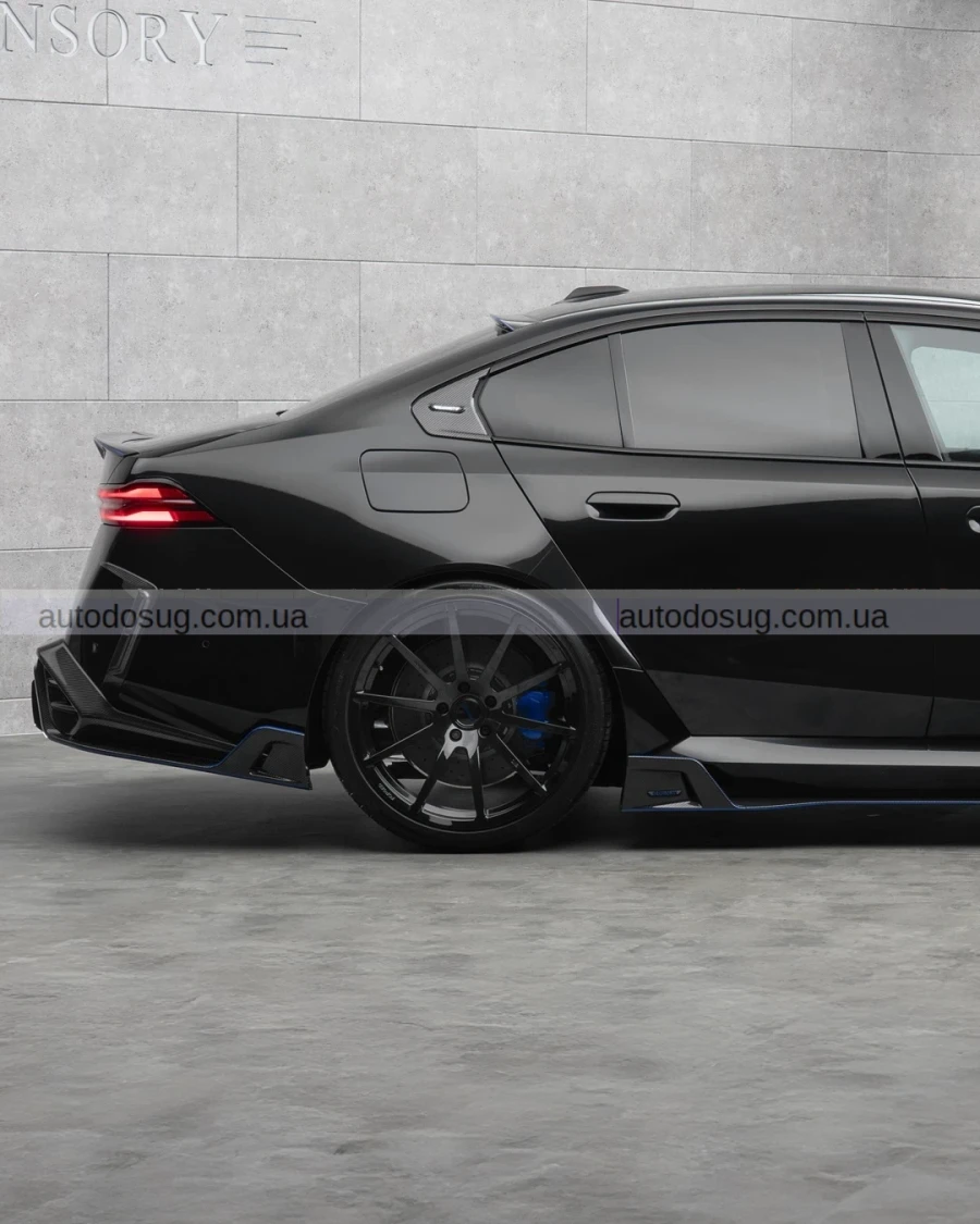 Mansory перетворює новий BMW M5 на суперседан із потужністю 838 к.с. і вихлопом у стилі Honda ...